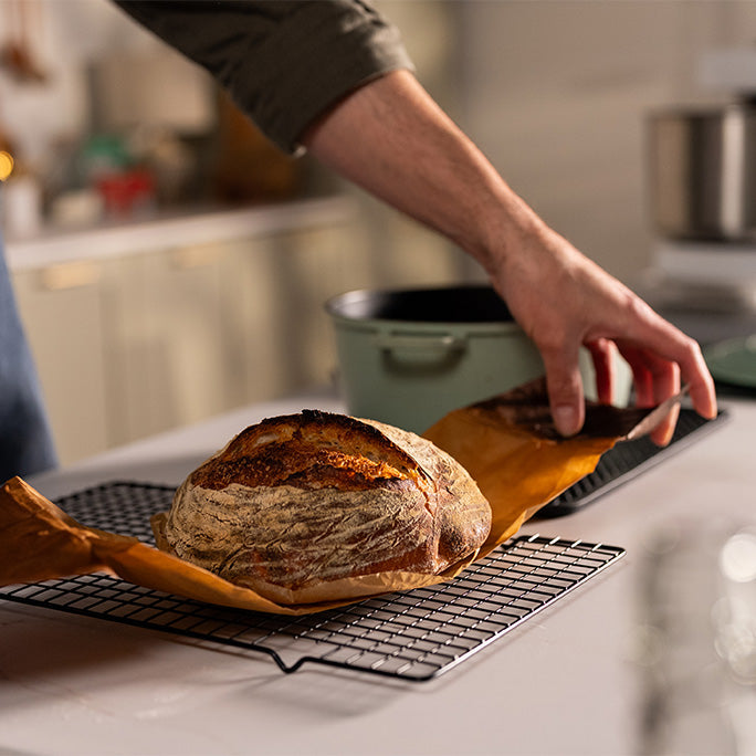 Das ultimative Sauerteigbrot-Rezept mit dem Ooni Halo Pro Spiralmixer. — Ooni Europe