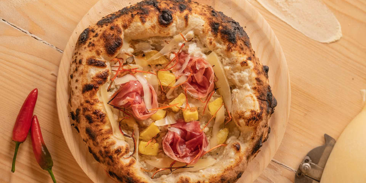 Calabrese Delight: Ricotta, Ham, Potato, Onion and Spicy Chilli Pepper ...